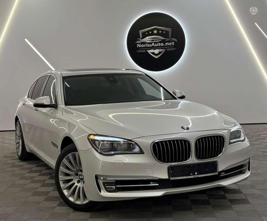 Balts BMW 740 2014 Marijampole, ar dzinēja tilpumu 2.99 L un nobraukumu 243 tūkst. km par 14850 €, foto 1 vietnē AUTOMOTO.COM.LV