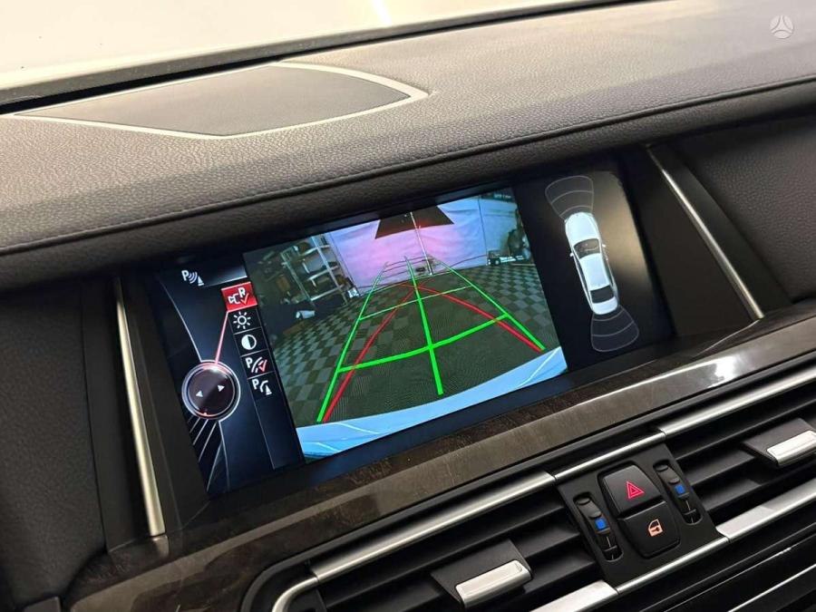 Balts BMW 740 2014 Marijampole, ar dzinēja tilpumu 2.99 L un nobraukumu 243 tūkst. km par 14850 €, foto 7 vietnē AUTOMOTO.COM.LV