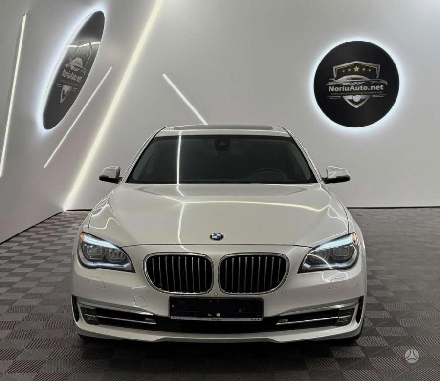 Balts BMW 740 2014 Marijampole, ar dzinēja tilpumu 2.99 L un nobraukumu 243 tūkst. km par 14850 €, foto 13 vietnē AUTOMOTO.COM.LV