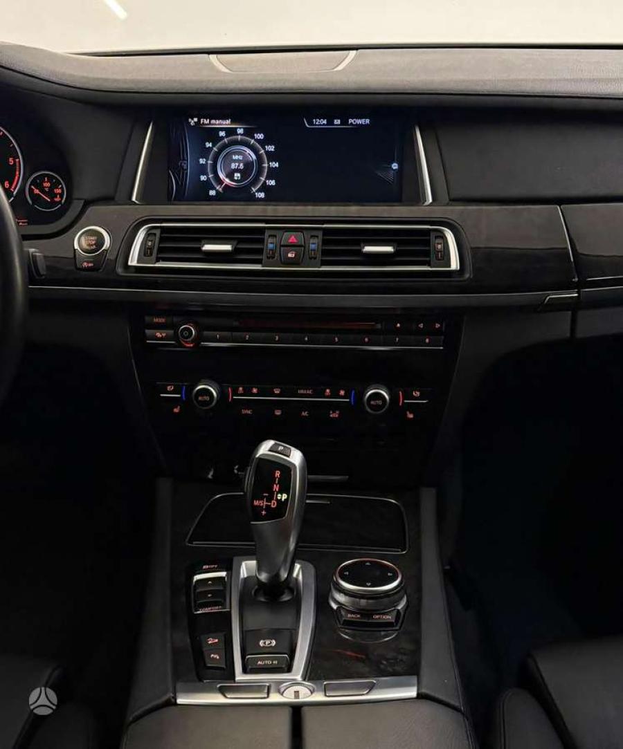 Balts BMW 740 2014 Marijampole, ar dzinēja tilpumu 2.99 L un nobraukumu 243 tūkst. km par 14850 €, foto 20 vietnē AUTOMOTO.COM.LV