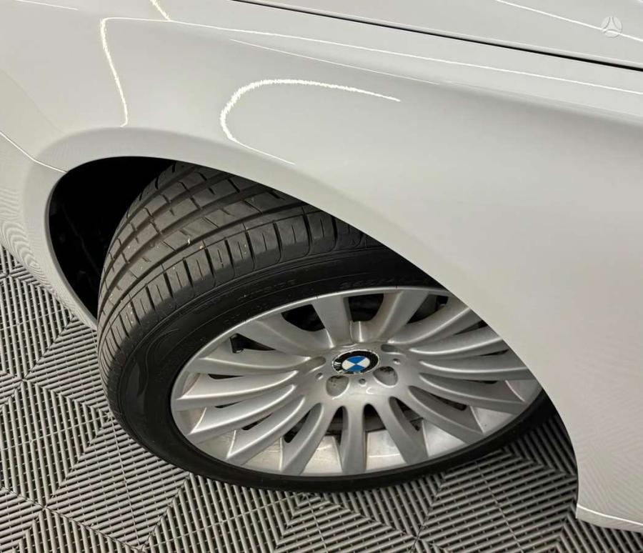 Balts BMW 740 2014 Marijampole, ar dzinēja tilpumu 2.99 L un nobraukumu 243 tūkst. km par 14850 €, foto 26 vietnē AUTOMOTO.COM.LV