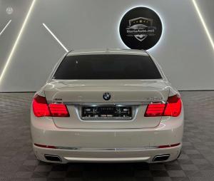 Balts BMW 740 2014 Marijampole, ar dzinēja tilpumu 2.99 L un nobraukumu 243 tūkst. km par 14850 €, foto 38 vietnē AUTOMOTO.COM.LV