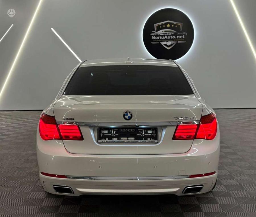 Balts BMW 740 2014 Marijampole, ar dzinēja tilpumu 2.99 L un nobraukumu 243 tūkst. km par 14850 €, foto 38 vietnē AUTOMOTO.COM.LV