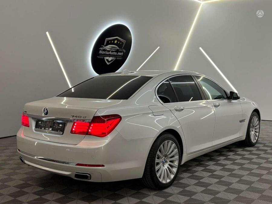 Balts BMW 740 2014 Marijampole, ar dzinēja tilpumu 2.99 L un nobraukumu 243 tūkst. km par 14850 €, foto 40 vietnē AUTOMOTO.COM.LV
