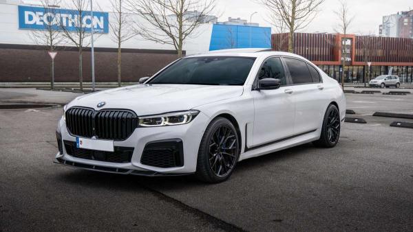 White BMW 740 2016 in Klaipeda, with an engine capacity of 3.00 L and mileage of 159 thousand km for 30000 €, photo 2 on AUTOMOTO.COM.LV
