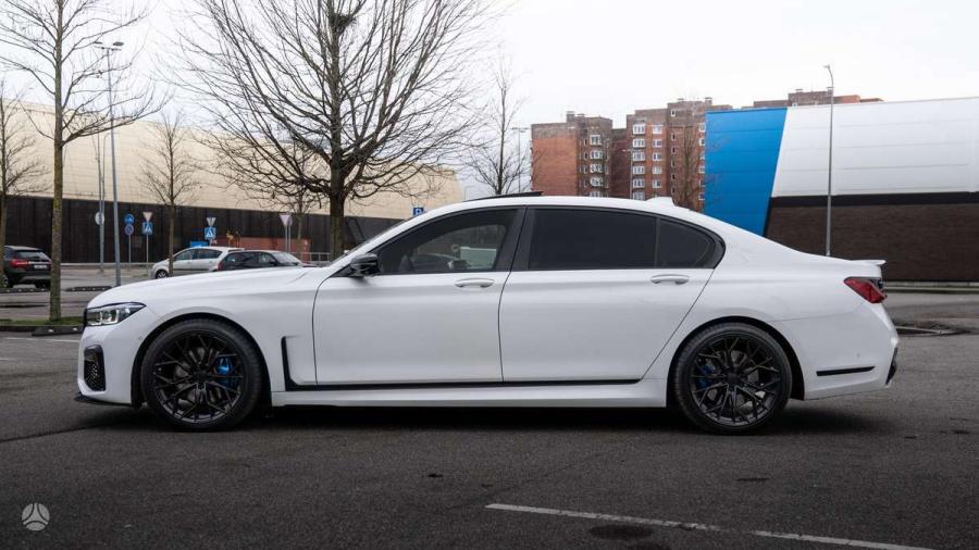 White BMW 740 2016 in Klaipeda, with an engine capacity of 3.00 L and mileage of 159 thousand km for 30000 €, photo 4 on AUTOMOTO.COM.LV