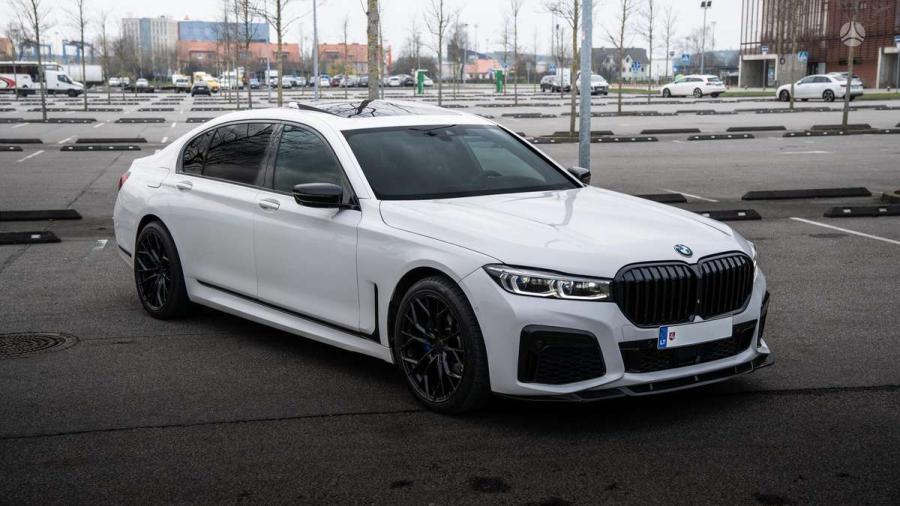 White BMW 740 2016 in Klaipeda, with an engine capacity of 3.00 L and mileage of 159 thousand km for 30000 €, photo 5 on AUTOMOTO.COM.LV