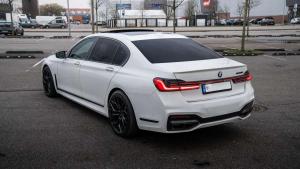 White BMW 740 2016 in Klaipeda, with an engine capacity of 3.00 L and mileage of 159 thousand km for 30000 €, photo 8 on AUTOMOTO.COM.LV