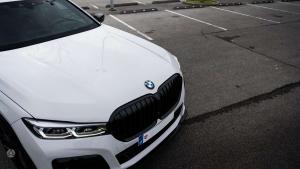 White BMW 740 2016 in Klaipeda, with an engine capacity of 3.00 L and mileage of 159 thousand km for 30000 €, photo 9 on AUTOMOTO.COM.LV