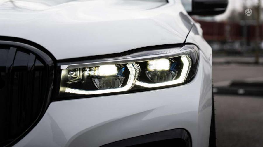 White BMW 740 2016 in Klaipeda, with an engine capacity of 3.00 L and mileage of 159 thousand km for 30000 €, photo 10 on AUTOMOTO.COM.LV