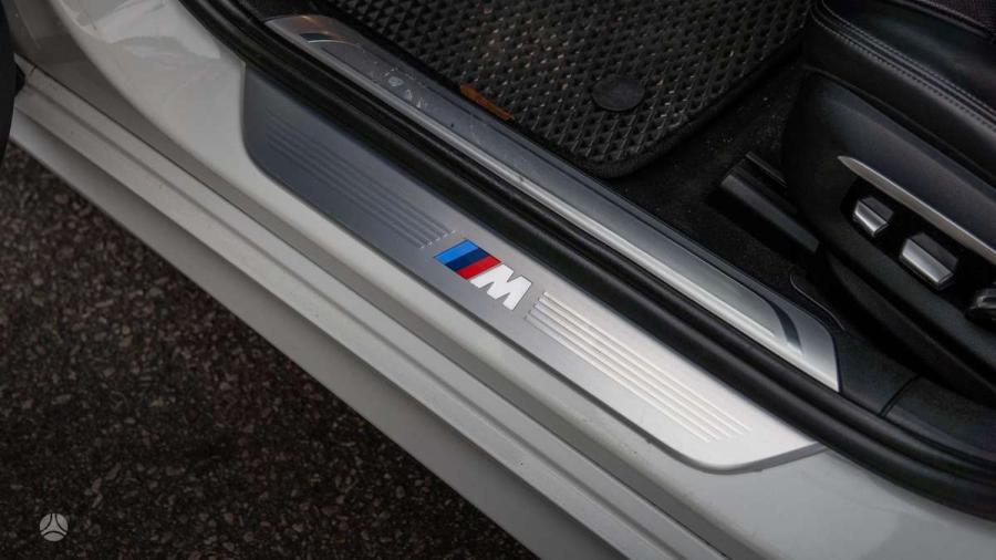 White BMW 740 2016 in Klaipeda, with an engine capacity of 3.00 L and mileage of 159 thousand km for 30000 €, photo 11 on AUTOMOTO.COM.LV