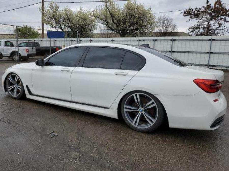 Balts BMW 740 2017 Viļņa, ar dzinēja tilpumu 3.00 L un nobraukumu 170 tūkst. km par 25000 €, foto 3 vietnē AUTOMOTO.COM.LV