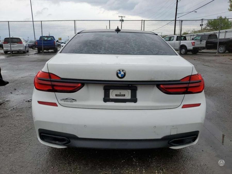 Balts BMW 740 2017 Viļņa, ar dzinēja tilpumu 3.00 L un nobraukumu 170 tūkst. km par 25000 €, foto 4 vietnē AUTOMOTO.COM.LV