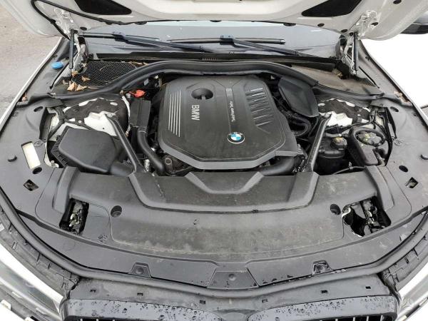 White BMW 740 2017 in Vilnius, with an engine capacity of 3.00 L and mileage of 170 thousand km for 25000 €, photo 6 on AUTOMOTO.COM.LV