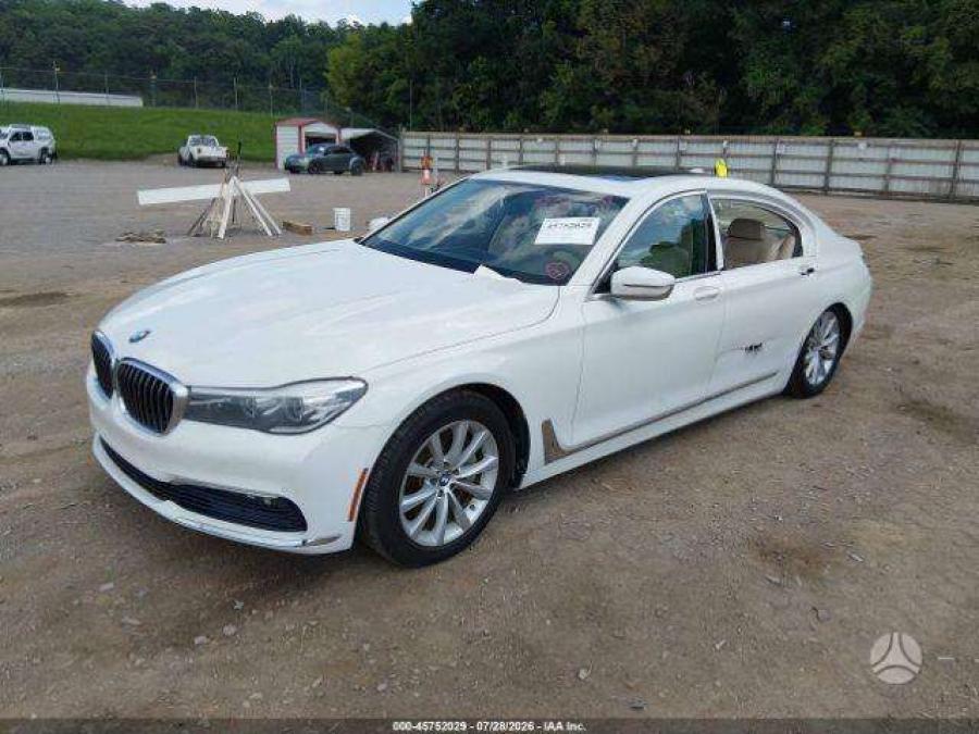 White BMW 740 2017 in Klaipeda, with an engine capacity of 0.00 L and mileage of 182 thousand km for 5700 €, photo 3 on AUTOMOTO.COM.LV