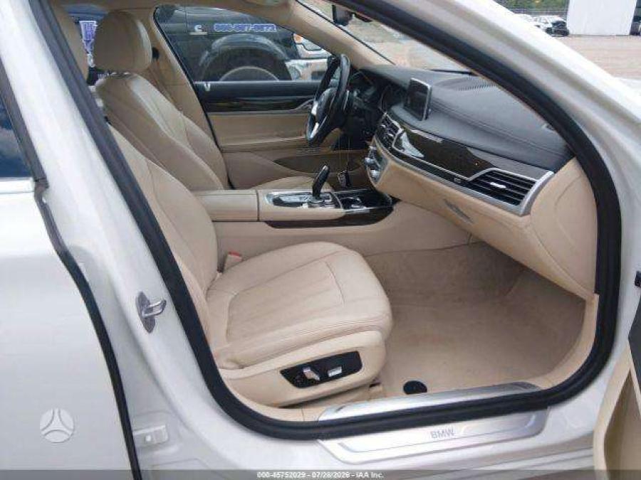 White BMW 740 2017 in Klaipeda, with an engine capacity of 0.00 L and mileage of 182 thousand km for 5700 €, photo 6 on AUTOMOTO.COM.LV