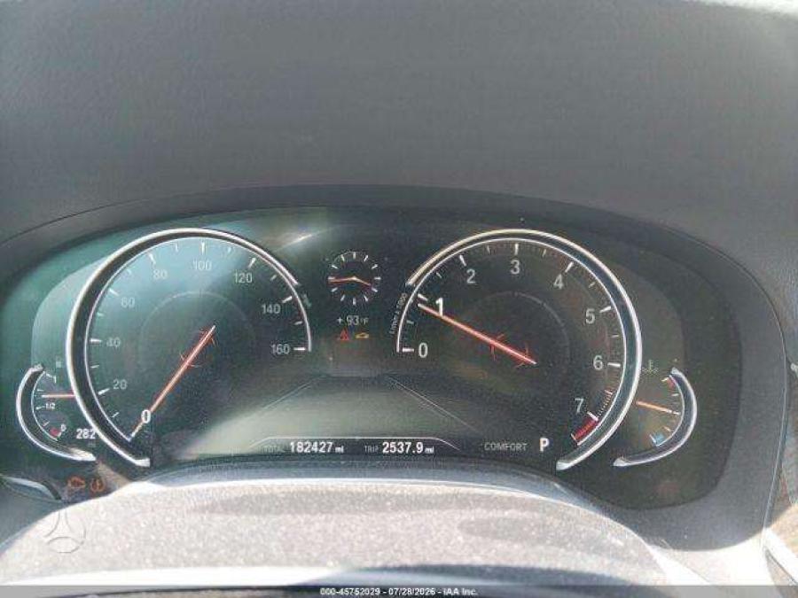White BMW 740 2017 in Klaipeda, with an engine capacity of 0.00 L and mileage of 182 thousand km for 5700 €, photo 8 on AUTOMOTO.COM.LV