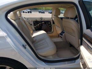 White BMW 740 2017 in Klaipeda, with an engine capacity of 0.00 L and mileage of 182 thousand km for 5700 €, photo 9 on AUTOMOTO.COM.LV