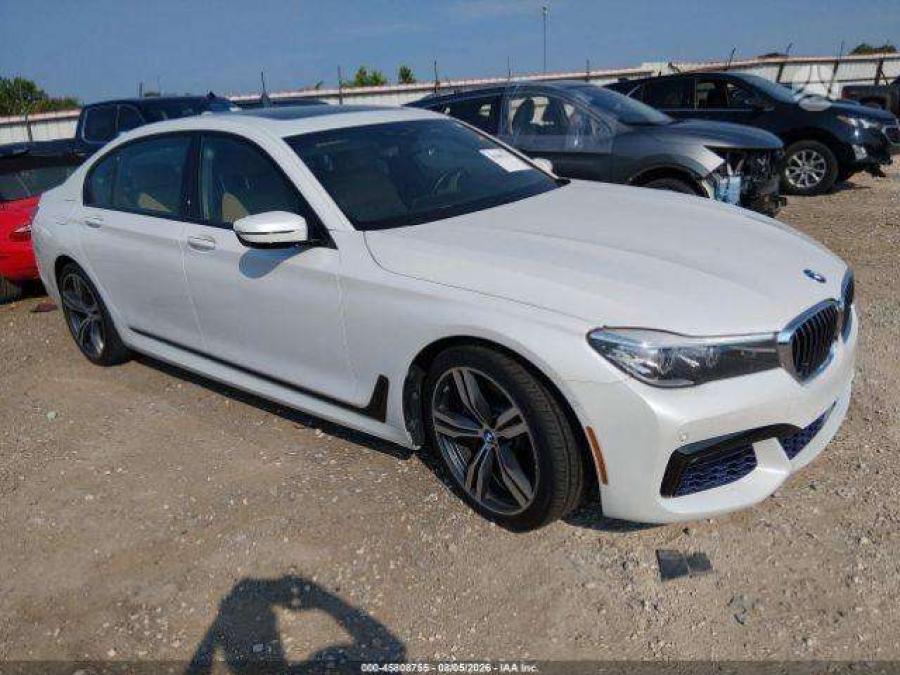 White BMW 740 2017 in Klaipeda, with an engine capacity of 3.00 L and mileage of 155 thousand km for 10600 €, photo 1 on AUTOMOTO.COM.LV