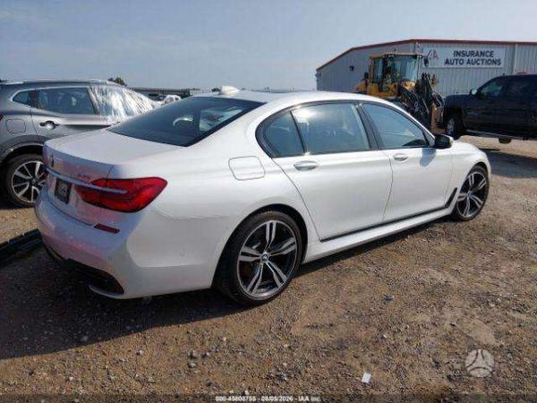БМВ 740 2017 в Клайпеда на AUTOMOTO.COM.LV Белый БМВ 740 2017 в Клайпеда, объемом двигателя 3.00 л и пробегом 155 тыс. км за 10600 €, фото 3 на AUTOMOTO.COM.LV