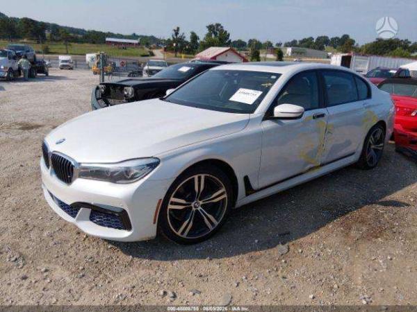 БМВ 740 2017 в Клайпеда на AUTOMOTO.COM.LV Белый БМВ 740 2017 в Клайпеда, объемом двигателя 3.00 л и пробегом 155 тыс. км за 10600 €, фото 8 на AUTOMOTO.COM.LV