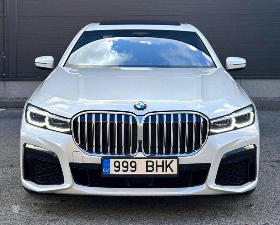 White BMW 740 2020 in Tallinn, with an engine capacity of 2.99 L and mileage of 101 thousand km for 53900 €, photo 3 on AUTOMOTO.COM.LV