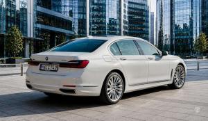 Balts BMW 740 2020 Kauņa, ar dzinēja tilpumu 3.00 L un nobraukumu 85 tūkst. km par 32500 €, foto 5 vietnē AUTOMOTO.COM.LV