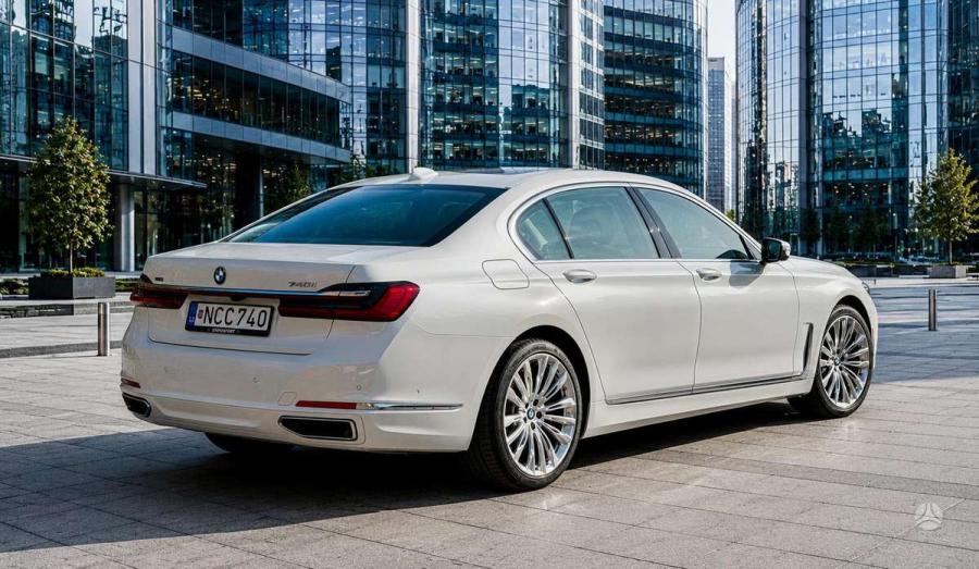 Balts BMW 740 2020 Kauņa, ar dzinēja tilpumu 3.00 L un nobraukumu 85 tūkst. km par 32500 €, foto 5 vietnē AUTOMOTO.COM.LV