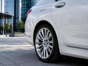 Balts BMW 740 2020 Kauņa, ar dzinēja tilpumu 3.00 L un nobraukumu 85 tūkst. km par 32500 €, foto 6 vietnē AUTOMOTO.COM.LV