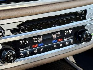 Balts BMW 740 2020 Kauņa, ar dzinēja tilpumu 3.00 L un nobraukumu 85 tūkst. km par 32500 €, foto 11 vietnē AUTOMOTO.COM.LV