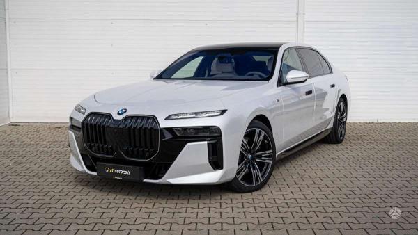 White BMW 740 2024 in Vilnius, with an engine capacity of 2.99 L and mileage of 33 thousand km for 79900 €, photo 1 on AUTOMOTO.COM.LV