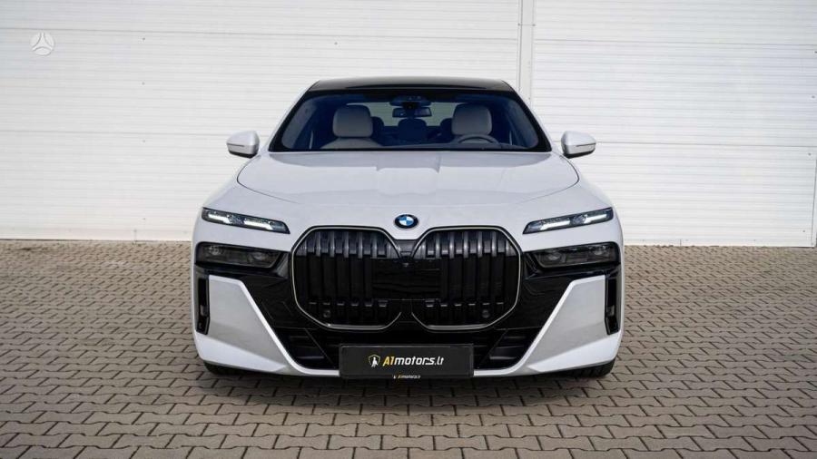Balts BMW 740 2024 Viļņa, ar dzinēja tilpumu 2.99 L un nobraukumu 33 tūkst. km par 79900 €, foto 4 vietnē AUTOMOTO.COM.LV
