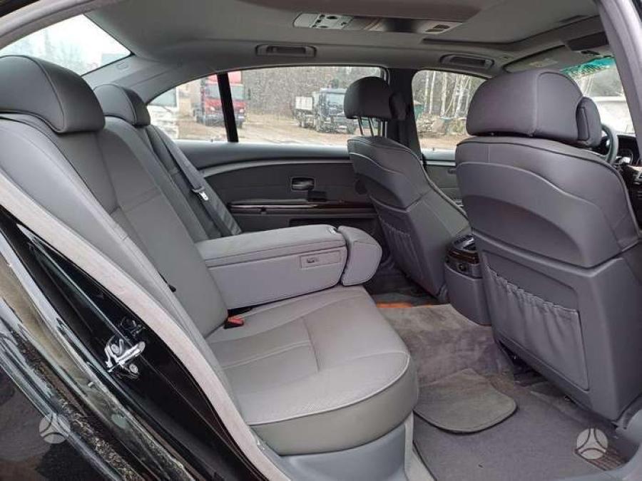 Melns BMW 745 2003 Viļņa, ar dzinēja tilpumu 0.00 L un nobraukumu 49 tūkst. km par 5500 €, foto 7 vietnē AUTOMOTO.COM.LV