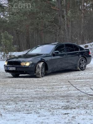 Black BMW 745 2002 in Riga, with an engine capacity of 4.40 L and mileage of 368 thousand km for 3200 €, photo 2 on AUTOMOTO.COM.LV