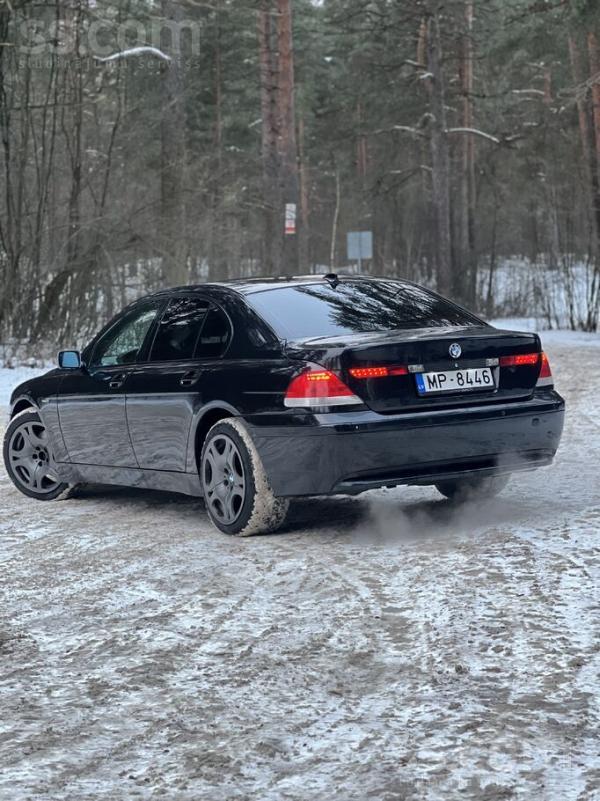 Black BMW 745 2002 in Riga, with an engine capacity of 4.40 L and mileage of 368 thousand km for 3200 €, photo 3 on AUTOMOTO.COM.LV