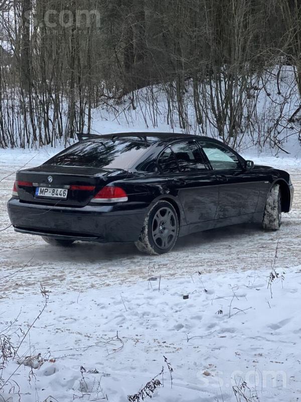 Black BMW 745 2002 in Riga, with an engine capacity of 4.40 L and mileage of 368 thousand km for 3200 €, photo 4 on AUTOMOTO.COM.LV