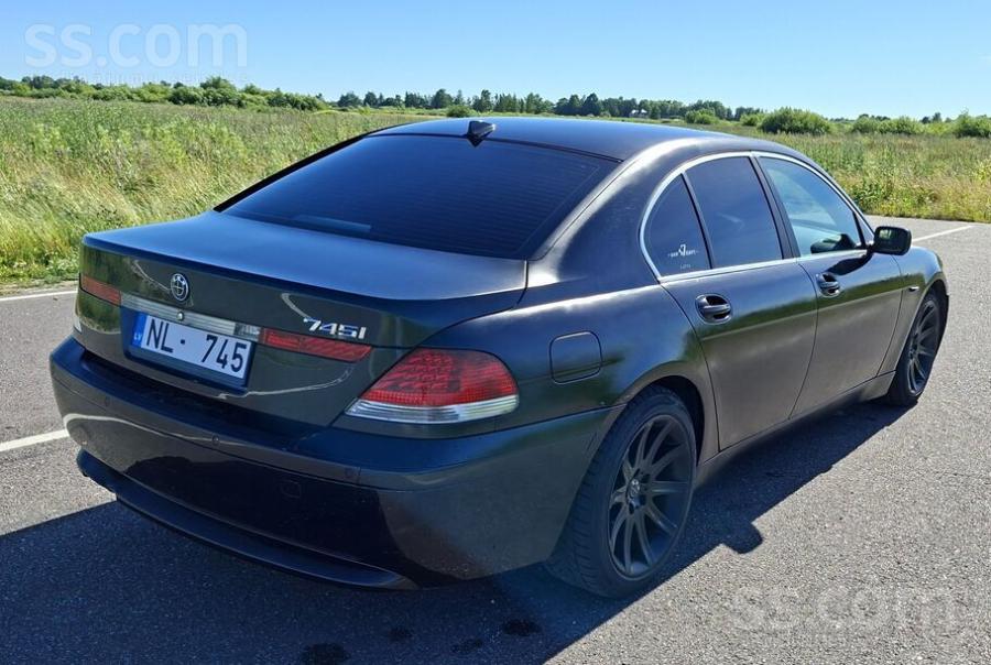 Melns BMW 745 2002 Bauska, ar dzinēja tilpumu 4.40 L un nobraukumu 455 tūkst. km par 1900 €, foto 6 vietnē AUTOMOTO.COM.LV