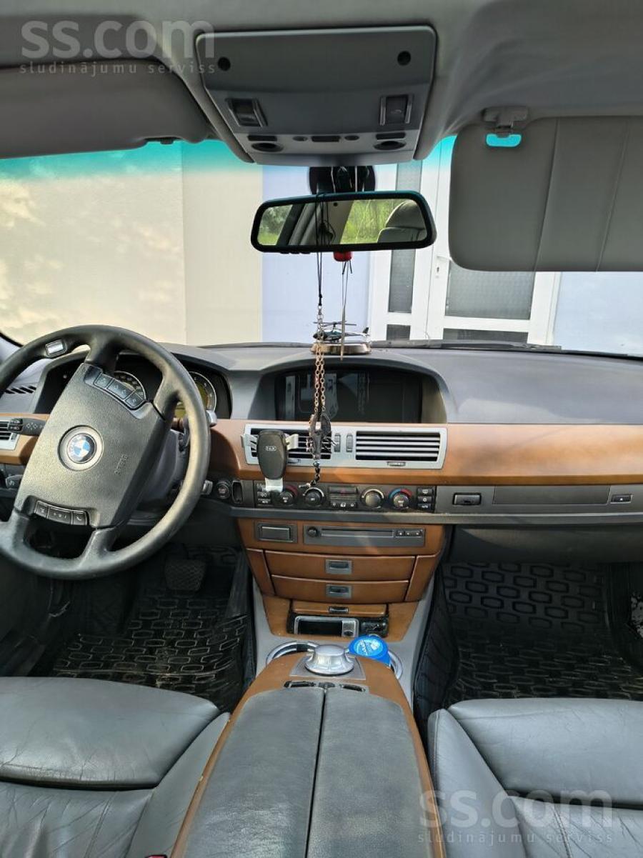 Melns BMW 745 2002 Rīga, ar dzinēja tilpumu 4.40 L un nobraukumu 358 tūkst. km par 1800 €, foto 5 vietnē AUTOMOTO.COM.LV