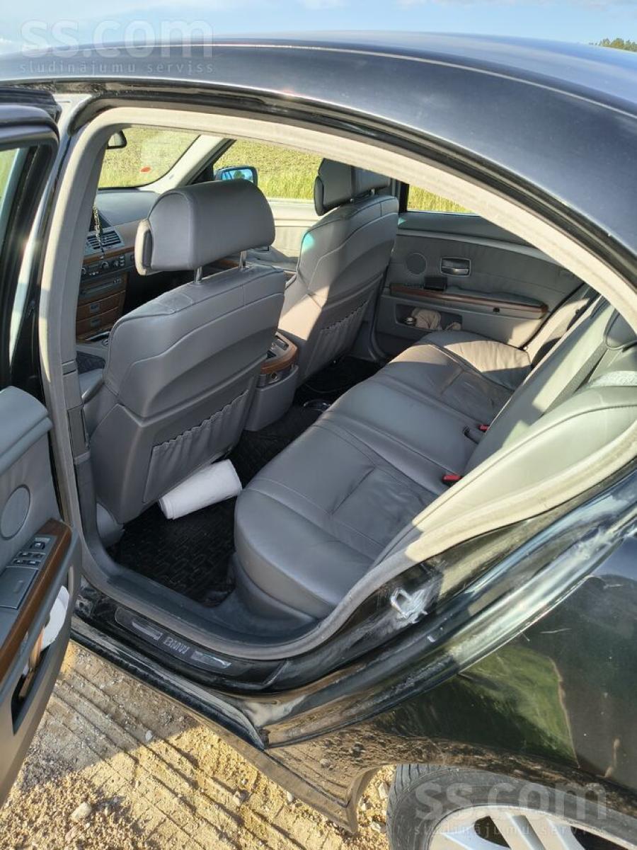 Melns BMW 745 2002 Rīga, ar dzinēja tilpumu 4.40 L un nobraukumu 358 tūkst. km par 1800 €, foto 7 vietnē AUTOMOTO.COM.LV