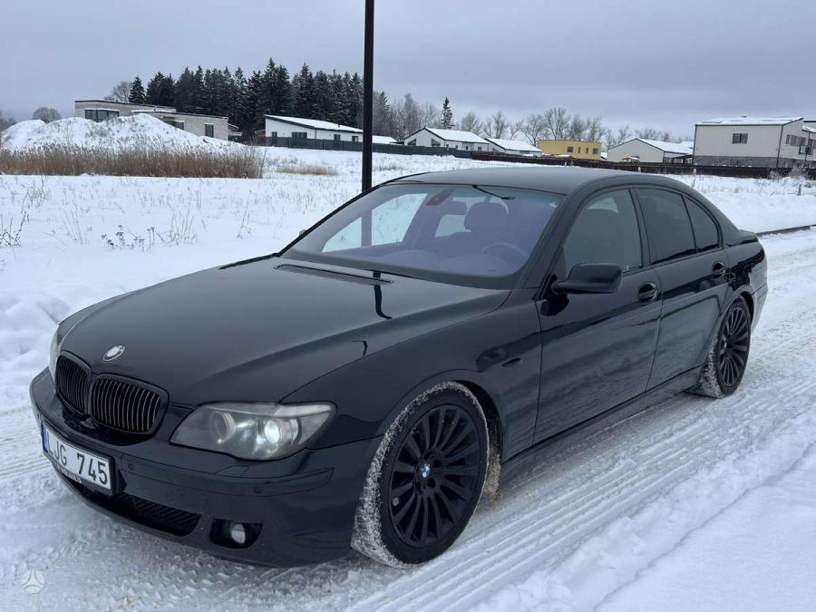 Black BMW 745 2006 in Vilnius, with an engine capacity of 4.42 L and mileage of 400 thousand km for 3650 €, photo 1 on AUTOMOTO.COM.LV