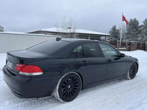 Black BMW 745 2006 in Vilnius, with an engine capacity of 4.42 L and mileage of 400 thousand km for 3650 €, photo 2 on AUTOMOTO.COM.LV