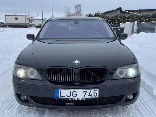 Black BMW 745 2006 in Vilnius, with an engine capacity of 4.42 L and mileage of 400 thousand km for 3650 €, photo 4 on AUTOMOTO.COM.LV