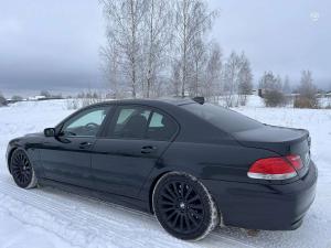 Black BMW 745 2006 in Vilnius, with an engine capacity of 4.42 L and mileage of 400 thousand km for 3650 €, photo 5 on AUTOMOTO.COM.LV