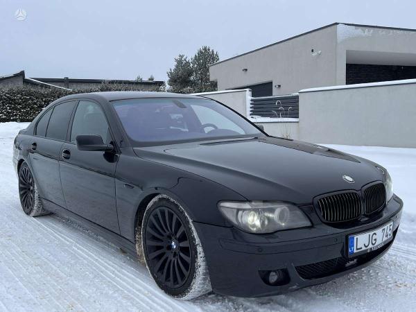 Black BMW 745 2006 in Vilnius, with an engine capacity of 4.42 L and mileage of 400 thousand km for 3650 €, photo 6 on AUTOMOTO.COM.LV