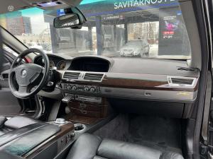 Black BMW 745 2006 in Vilnius, with an engine capacity of 4.42 L and mileage of 400 thousand km for 3650 €, photo 18 on AUTOMOTO.COM.LV