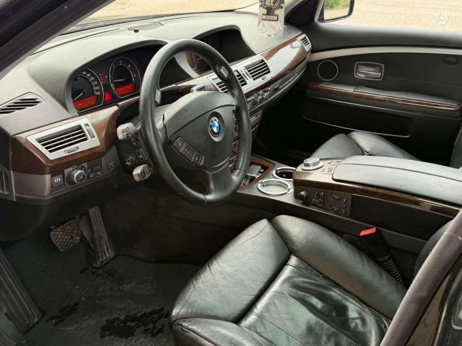 Melns BMW 745 2006 Viļņa, ar dzinēja tilpumu 4.50 L un nobraukumu 0 tūkst. km par 4500 €, foto 6 vietnē AUTOMOTO.COM.LV