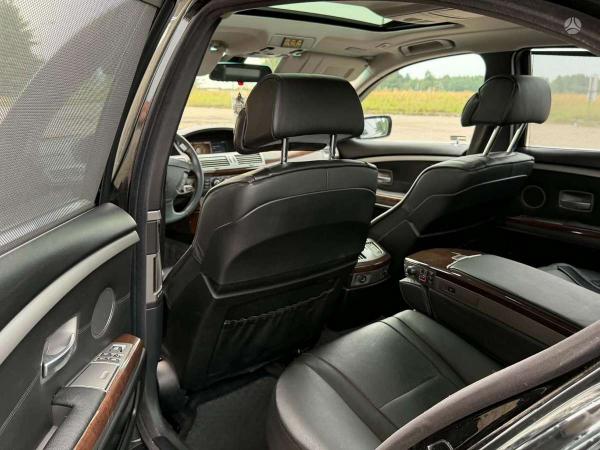 Melns BMW 745 2006 Viļņa, ar dzinēja tilpumu 4.50 L un nobraukumu 0 tūkst. km par 4500 €, foto 6 vietnē AUTOMOTO.COM.LV