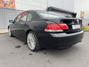 Black BMW 745 2006 in Tallinn, with an engine capacity of 4.50 L and mileage of 265 thousand km for 7000 €, photo 7 on AUTOMOTO.COM.LV