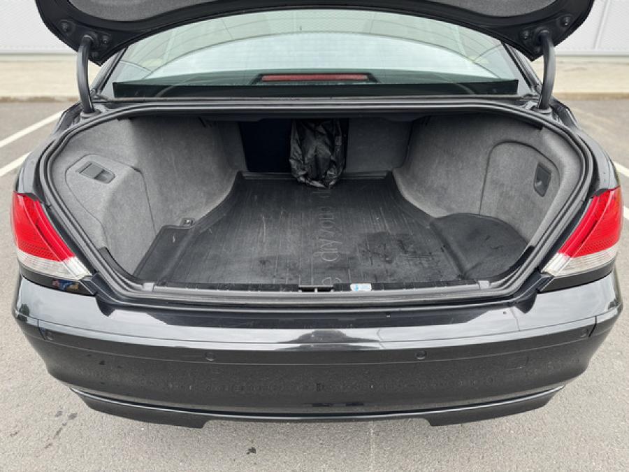 Black BMW 745 2006 in Tallinn, with an engine capacity of 4.50 L and mileage of 265 thousand km for 7000 €, photo 8 on AUTOMOTO.COM.LV