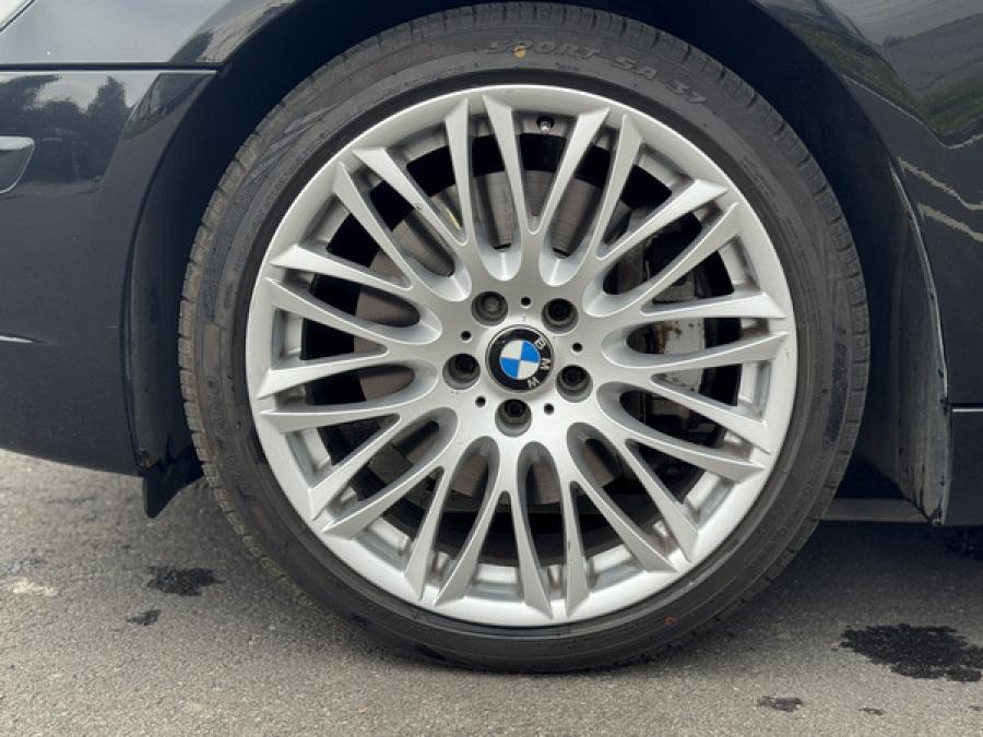 Black BMW 745 2006 in Tallinn, with an engine capacity of 4.50 L and mileage of 265 thousand km for 7000 €, photo 12 on AUTOMOTO.COM.LV